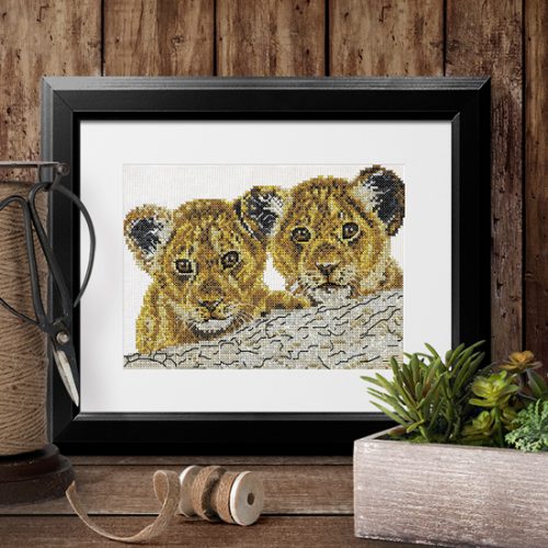 Cross-stitch Machine Embroidery Design Cubs| Royal Present Embroidery