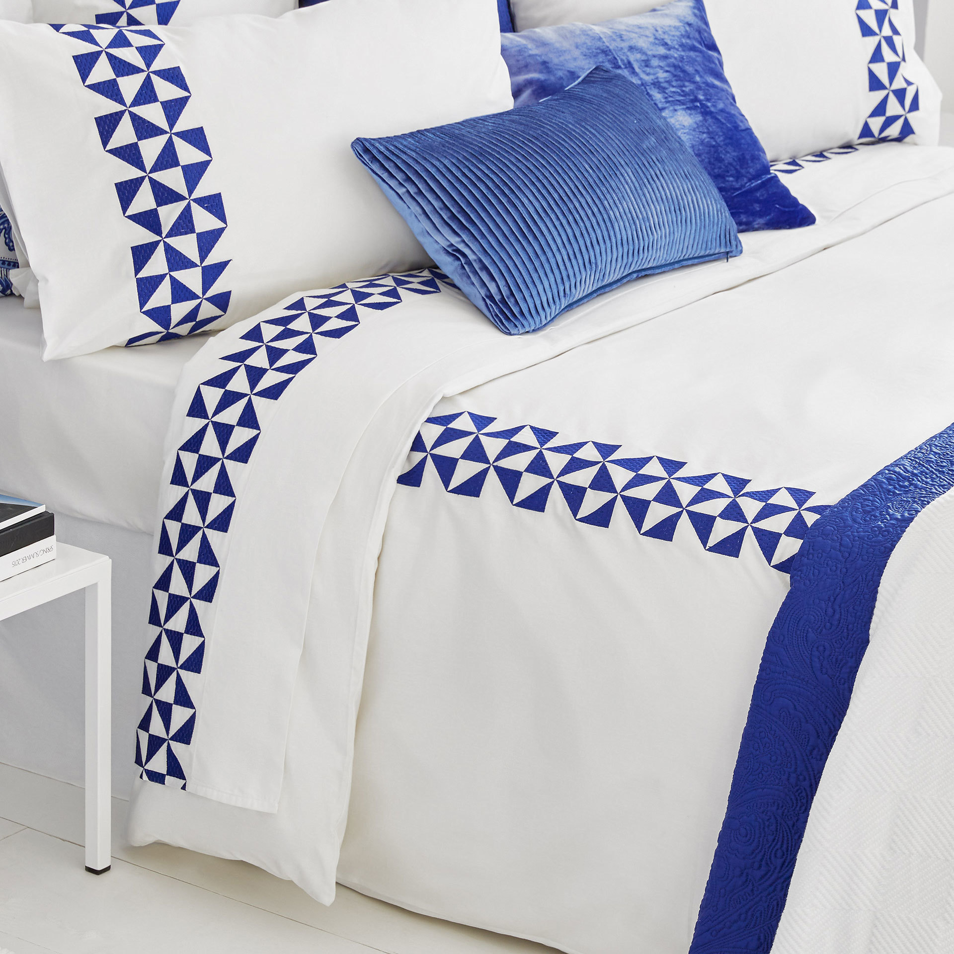 Machine Embroidery Design Blue graphics | Royal Present Embroidery